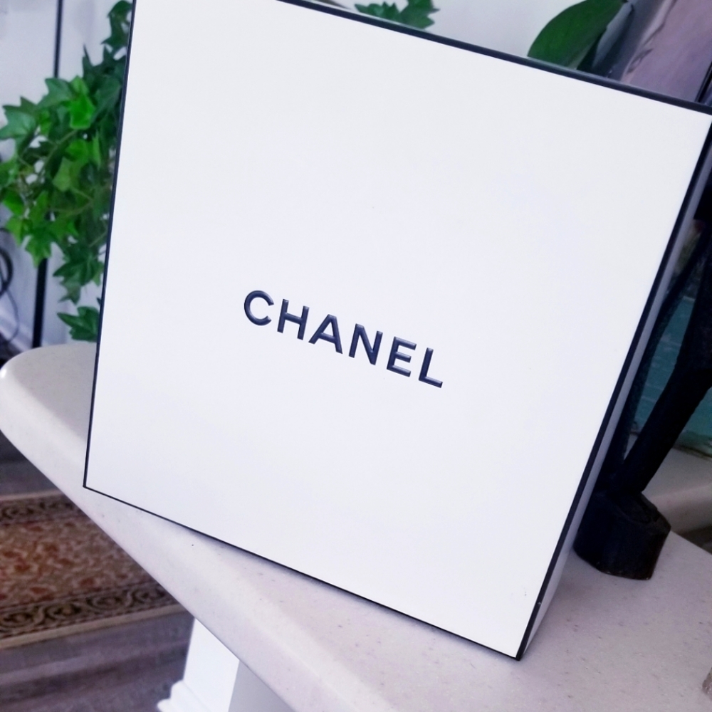 Chanel Fragrance Gift Box - Gem